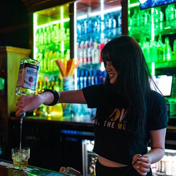 Howl at the Moon : GoToLouisville.com Official Travel Source