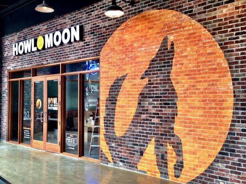Howl at the Moon : GoToLouisville.com Official Travel Source